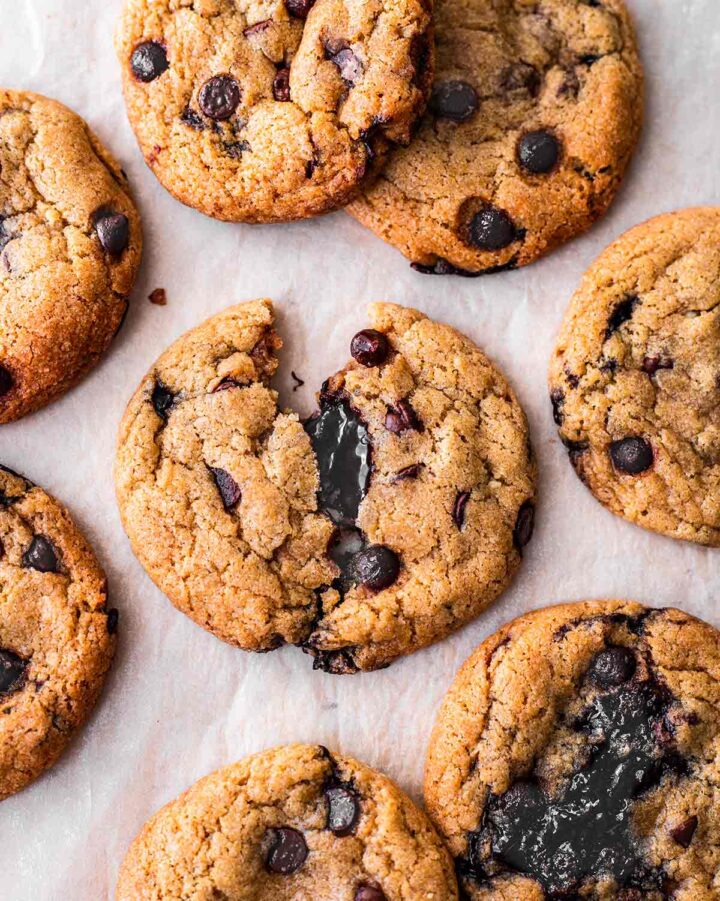 Fudge Stuffed Chocolate Chip Cookies (vegan) - Rainbow Nourishments
